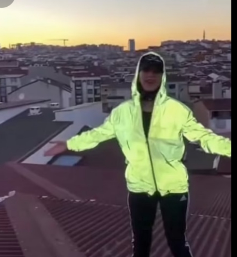 Famosa Tiktoker cayó desde 50 metros de altura mientras grababa un video | Cactus24